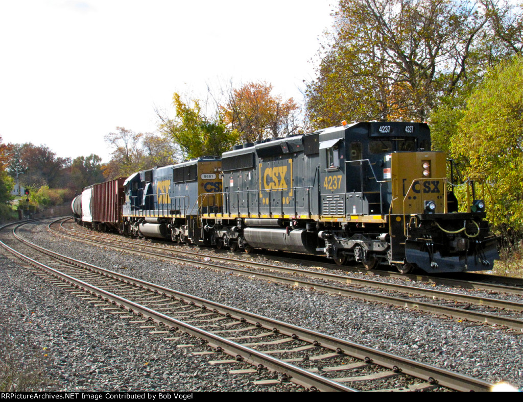 CSX 4237 and 8661